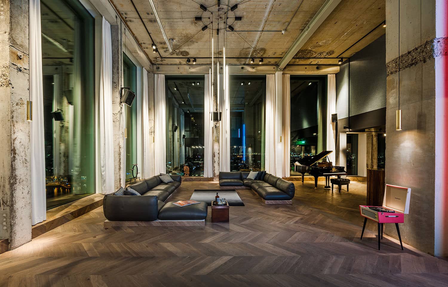 De Luxe Loft in de A'DAM Toren Verandert U in een Rockster - Pure Luxe