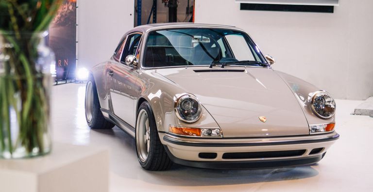 Dit is de allereerste Singer Porsche op Nederlands kenteken - Pure Luxe