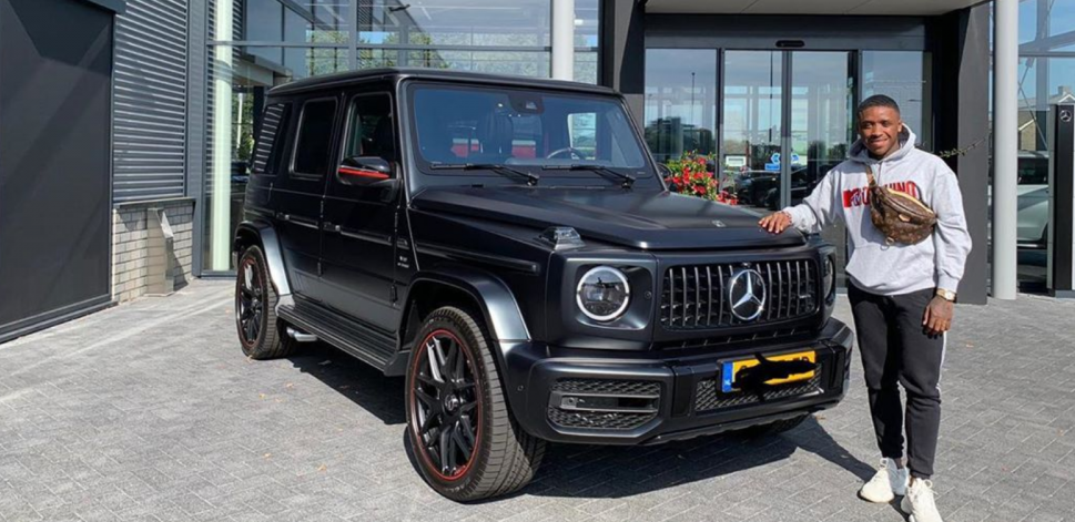 PSV'er Steven Bergwijn koopt opnieuw een zéér dikke Mercedes - Pure Luxe