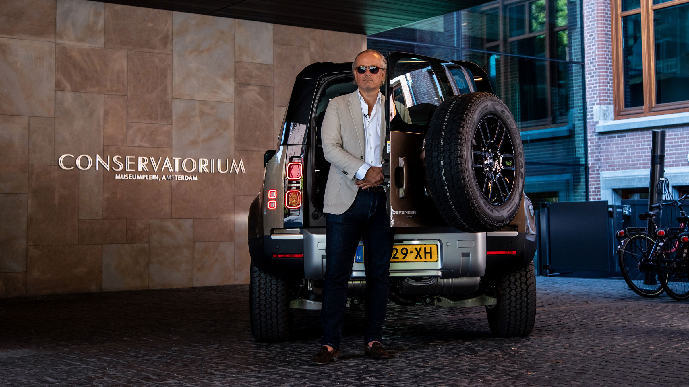 Op stap met een icoon: de nieuwe Land Rover Defender bezoekt het ...