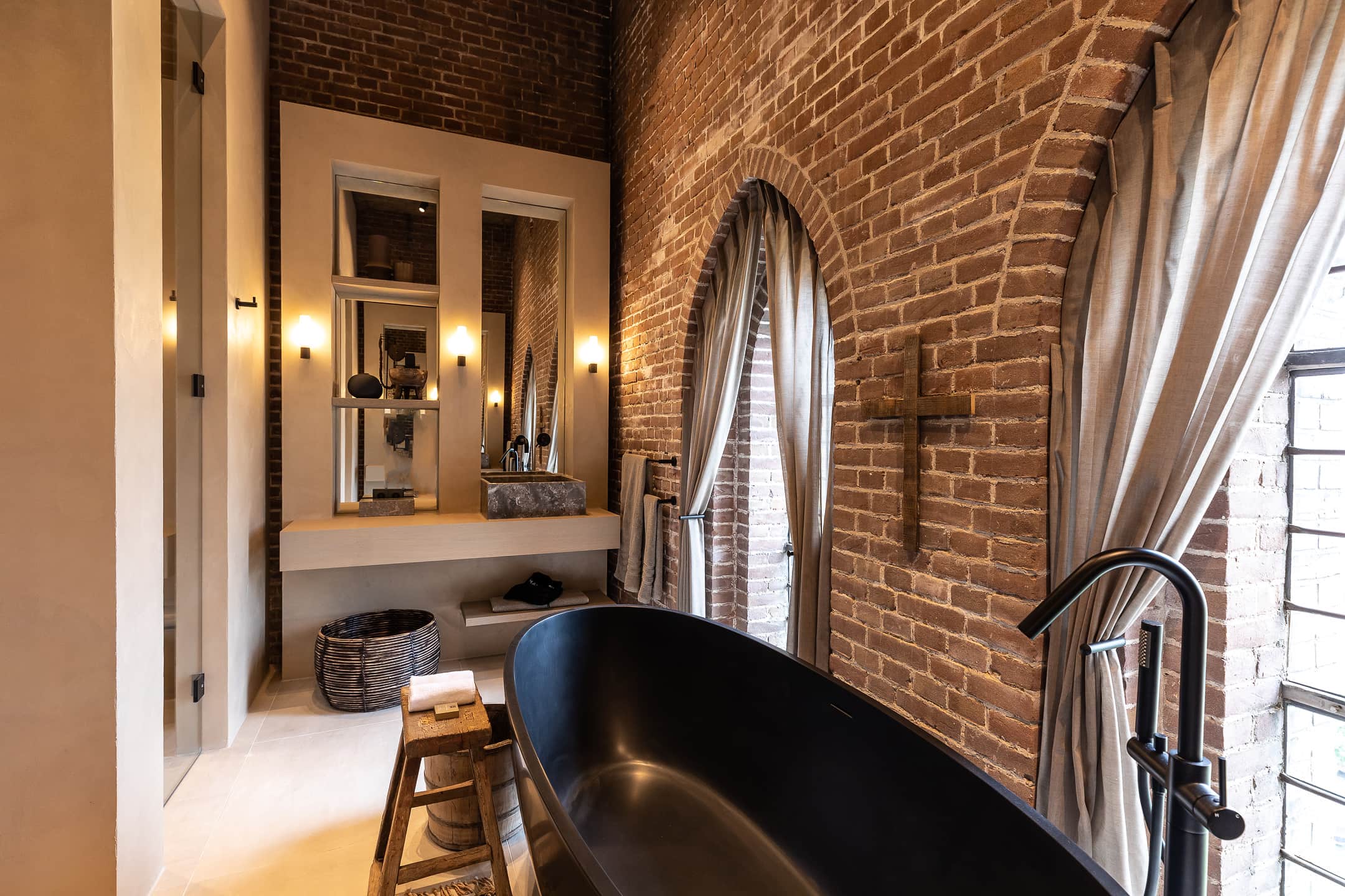 VIDEO: We overnachten in één van Nederlands hoogste en meest bijzondere ...