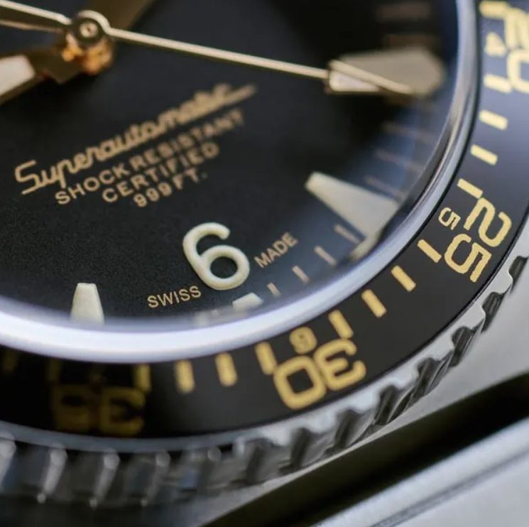 Iconisch 'Jaws' horloge krijgt nieuwe jubileumuitgave - Pure Luxe