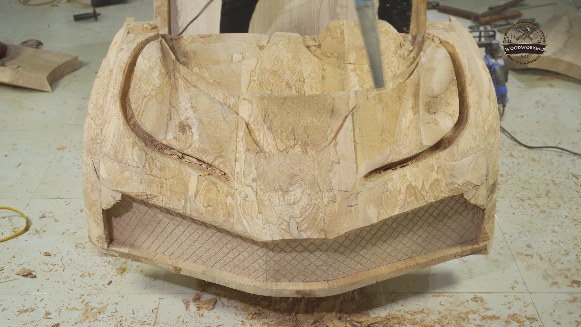 Vietnamese man bouwt rijklare houten Bugatti voor zijn zoontje - Pure Luxe