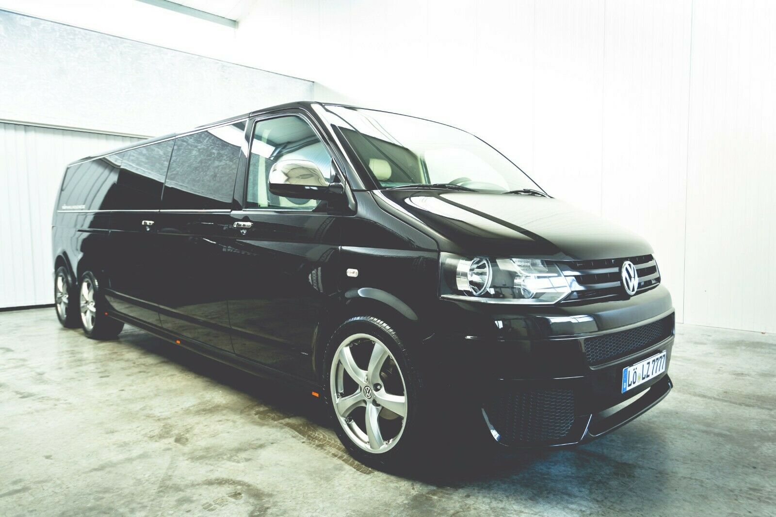 Zeswielige Volkswagen T5 Limousine te koop - Pure Luxe